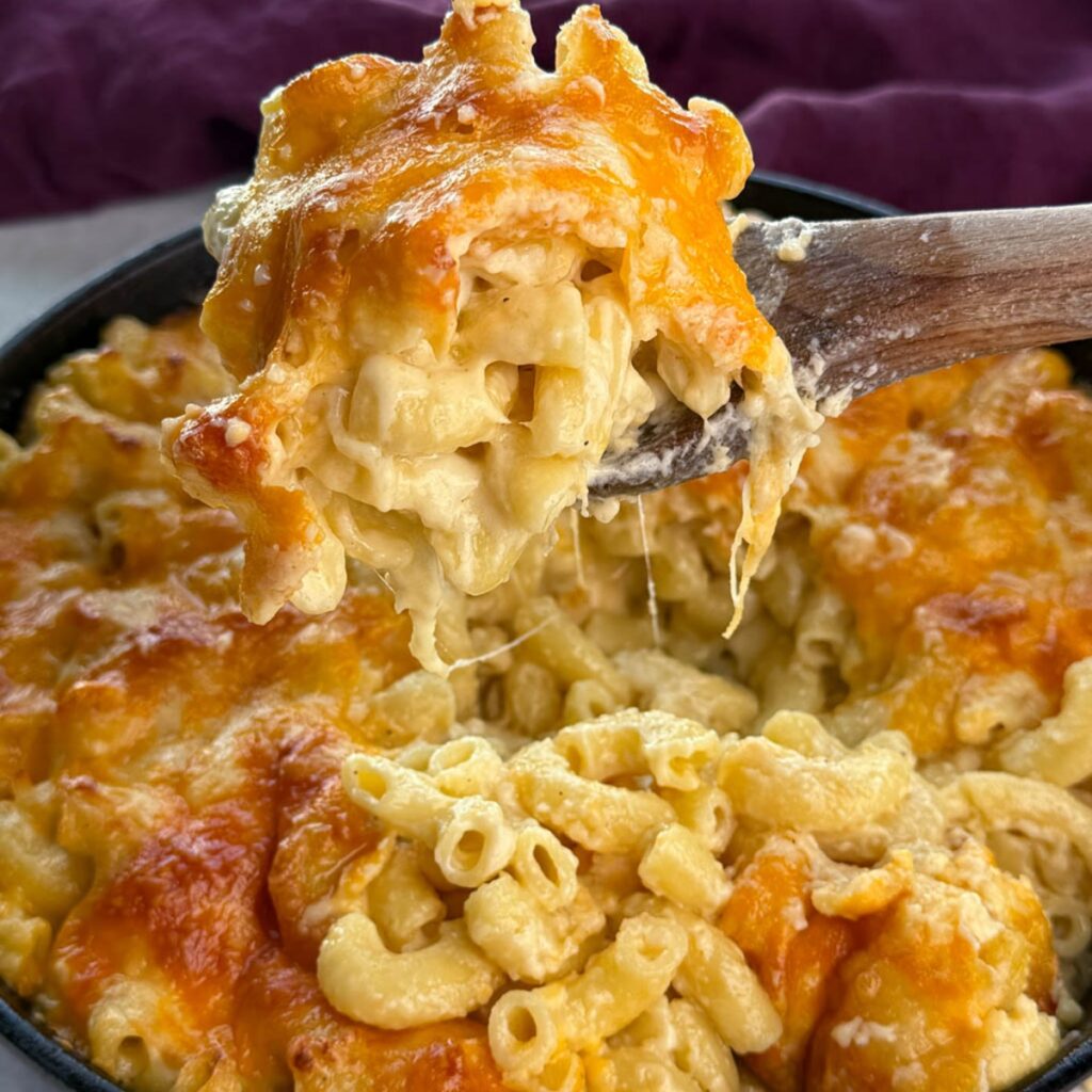 Southern Baked Macaroni and Cheese - Stay Snatched